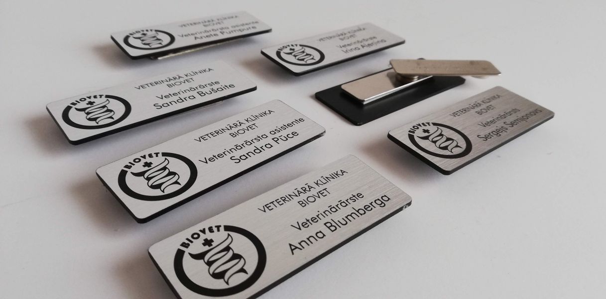 Piespraudes | Alumīnija un plastikāta nozīmītes