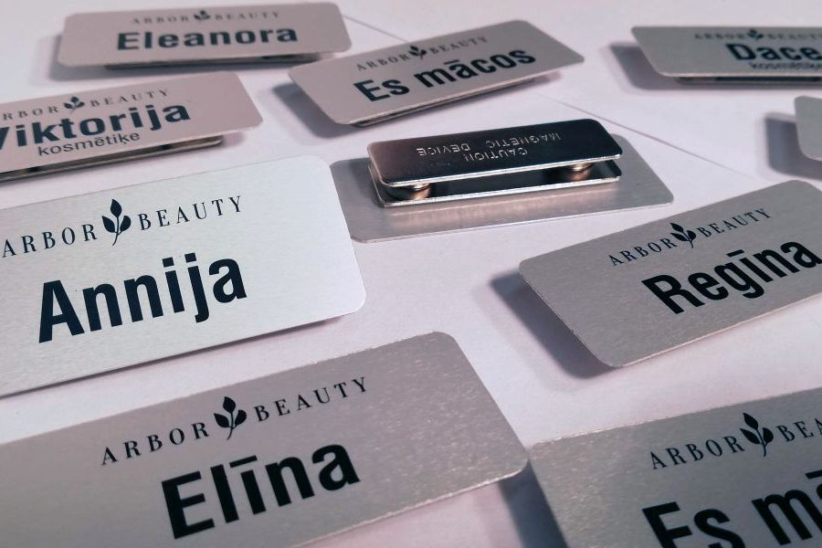 Piespraudes | Alumīnija un plastikāta nozīmītes