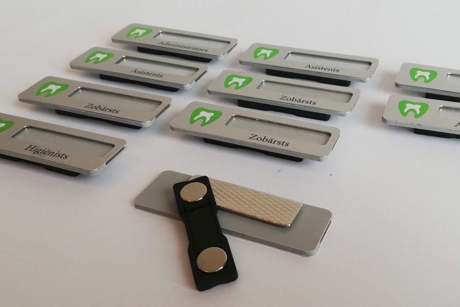 Piespraudes | Alumīnija un plastikāta nozīmītes